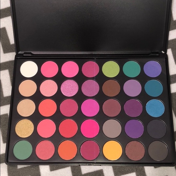 Bebella Cosmetics | Makeup | Brand New Bebella Eyeshadow Palette | Poshmark